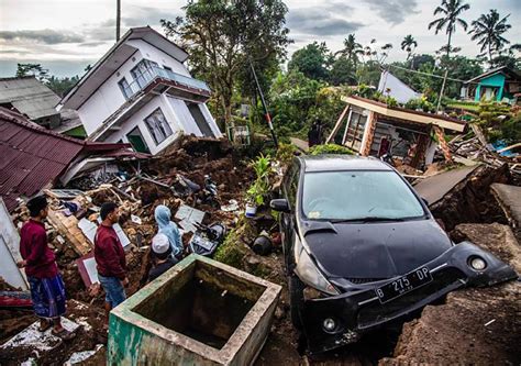 Sismo En Indonesia Crece El Número De Muertos Y Hay Personas Atrapadas
