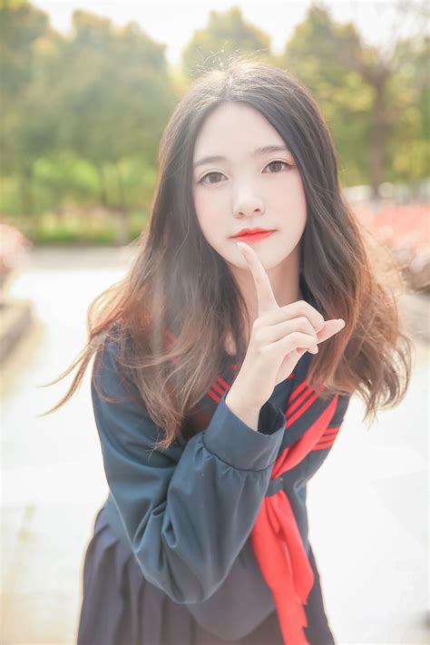 校园操场美女图片写真 海军制服美女图片写真 三千图片网