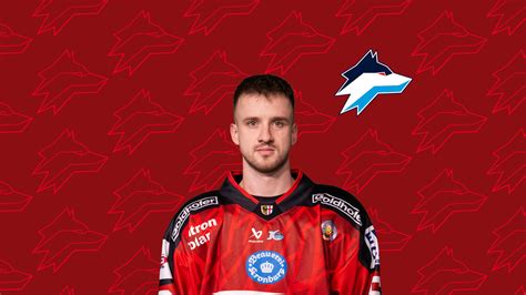 Lois Spitzner Verstärkt Wölfe Offensive Selber Wölfe