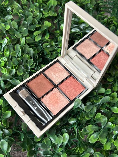 Rmk シンクロマティックアイシャドウパレット 05 ディライトフル メルカリ