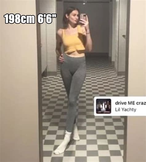 6ft6 198cm Paige Reagor In Yellow