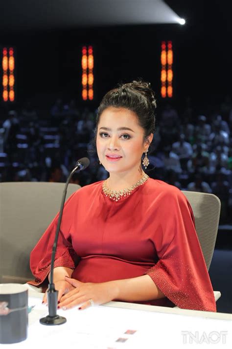 ១០ម៉ូដពី ឱក សុគន្ធកញ្ញា ក្នុងពេលមានផ្ទៃពោះស្រស់ស្អាតស័ក្តសមជាអ្នកម្តាយសម័យថ្មី Tnaot