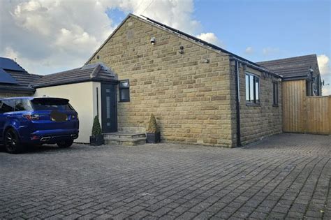 4 Bedroom Detached Bungalow For Sale In Mortimer Avenue Batley Wf17 8bx