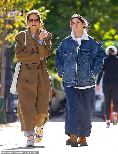 Katie Holmes Looks Chic With Daughter Suri Cruise As Pair Step Out For