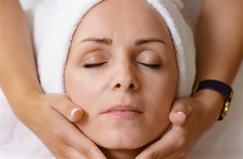 Small Skin Bumps Causes Treatments SILKOR Kuwait