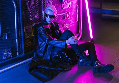 What Is The Cyberpunk Aesthetic And How Do You Get It