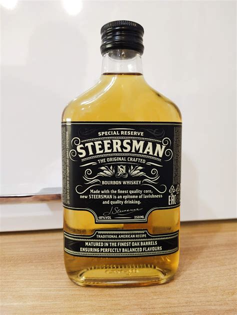 Дмитровский псевдобурбон "Steersman" из магазина "Красное и Белое ...
