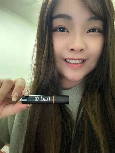 Curel珂潤的光透勻彩潤唇膏 ｜ Popo筆記