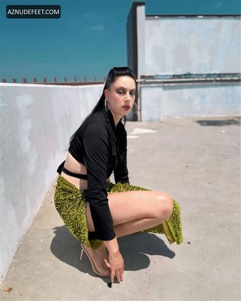 Malia Arrayah Feet Aznudefeet