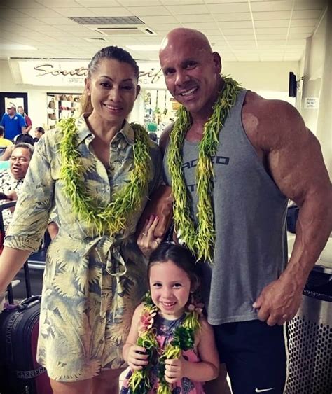 16 Rare Pictures Of Stan Efferding With His Wife