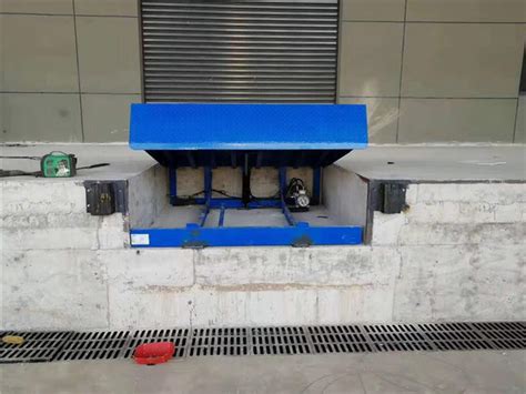 Industrial Door Matched Logistic Loading Bay System T Hydraulic Electric Dock Leveler