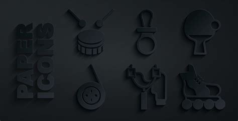 새총 라켓 및 공 요요 장난감 롤러 스케이트 아기 더미 젖꼭지 및 드럼 스틱 아이콘이 있는 드럼을 설정합니다 벡터 0명에 대한 스톡 벡터 아트 및 기타 이미지 Istock