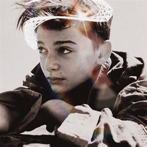 First Edit 🌙 Noah Schnapp Amino