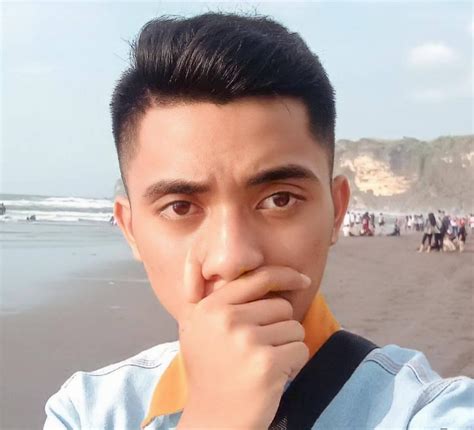 Tuku Dawet Nang Ngisor Uwit Sirahe Mumet Ora Nduwe Duit😇😇😅😅 Liriklagu Pantun Jawa Lucu