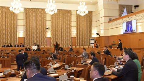 Ерөнхий сайд болон Шадар сайд нар байхгүй байна