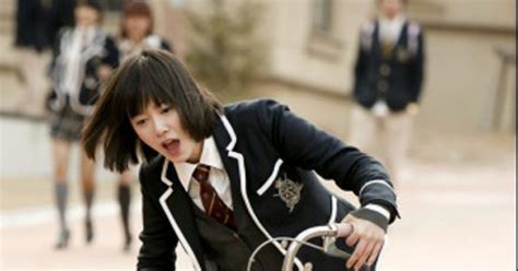 영국 Bbc 한국 여학생들의 짧은 교복치마 논란