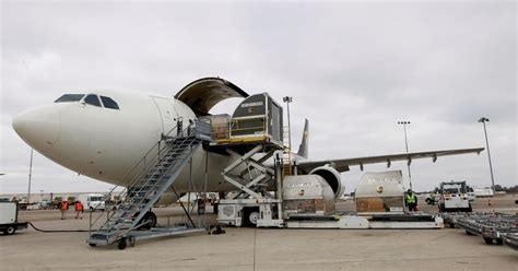 Lisa Baertlein On Linkedin Focus Air Travel Boom Creates Crosswinds For Air Cargo