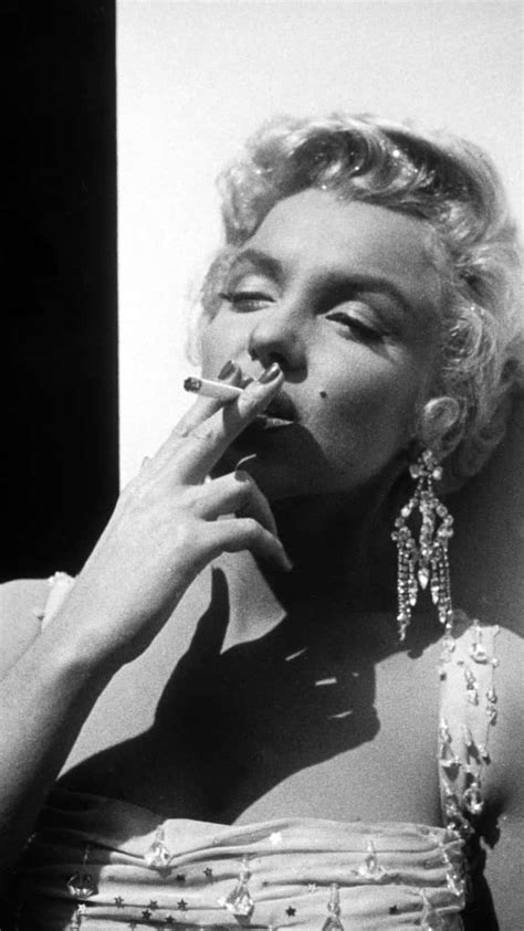 Marilyn Monroe Holding Iphone