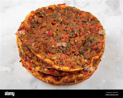 Türkische Mini Pizza Lahmacun Mini Lahmacun Türkischer Name Findik Lahmacun Stockfotografie