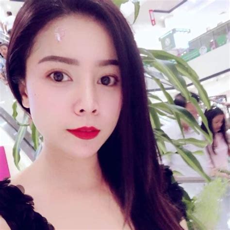 កូនស្រីអតីតតារកំប្លែងជេីងចាស់នាយត្រដក់ចងកសម្លាប់ខ្លួនក្នុងផ្ទះសំណាក់ សារព័ត៌មាន នគរវត្ត