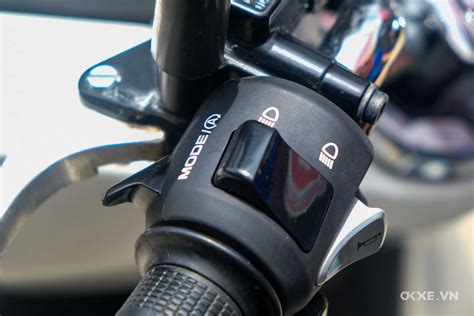 Xe Hybrid Honda Pcx Ehev Giá Gần 100 Triệu đi 50 Km Với 1 Lít Xăng