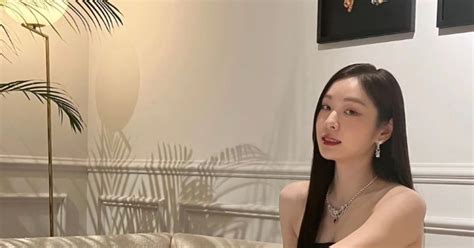 김연아 쇄골 드러낸 우아한 오프숄더 드레스 자태섹시미까지 N샷