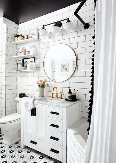 31 Beautiful Black And White Bathroom Ideas