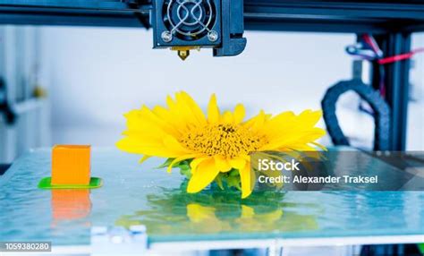 현대 3d 인쇄입니다 3d 프린터 메커니즘 과정 동안 디바이스의 Yelement 디자인 작업 3차원 인쇄에 대한 스톡 사진 및 기타 이미지 Istock