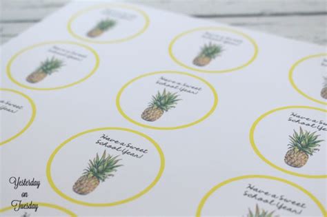 Transform Your Mason Jar Into A Pineapple Candy Jar