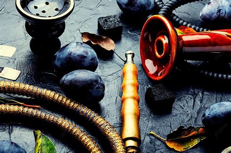 자두 향이 나는 담배를 곁들인 물 담뱃대를 피우다과일 시샤 자두를 곁들인 터키 칼리안 사진 배경 및 무료 다운로드를위한 그림 Pngtree