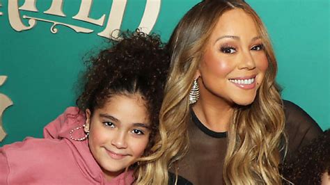 Mariah Careys Daughter Monroe Sings ‘away In A Manger With Her