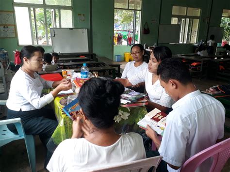 မာန်အောင်မြို့နယ်တွင် Mobile Library စနစ်ဖြင့် ဌာနဆိုင်ရာဝန်ထမ်းများအား စာအုပ်စာစောင် အခမဲ့င