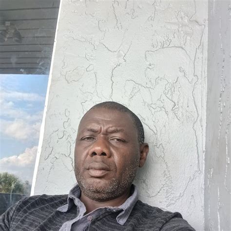 Shake It Babe 🥵 Ariana Santorini Facebook