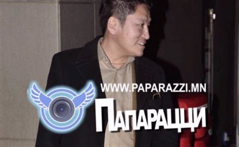 Бахархалт хүү нь шоучин болоогүй байгаа