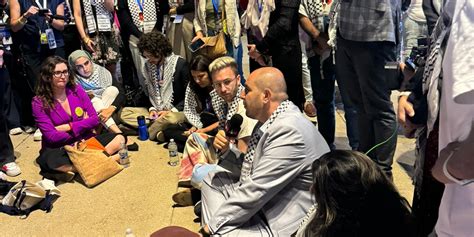 Palestinian Rights Advocates Hold Sit In After Dnc Refuses Speaking Slot Common Dreams
