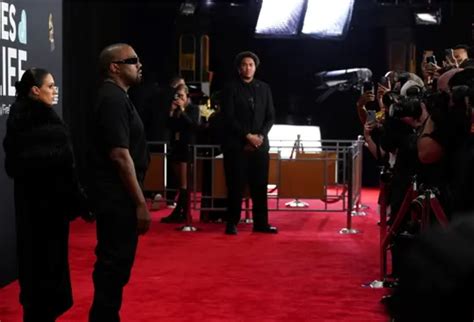 تصاویر برهنه کار خودش را کرد؛ خواننده معروف از همسرش جدا شد