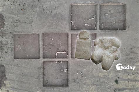 Neolithic Figurines Multi Room Burials Found At Gurcutepe Redefine Tas
