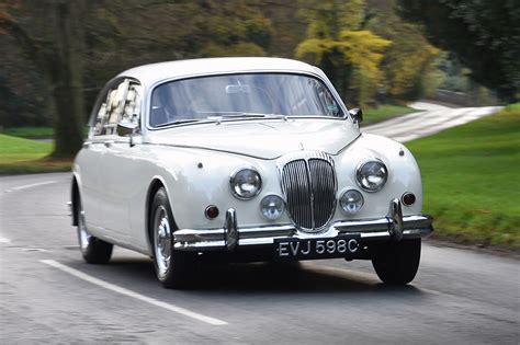 Daimler V Buyer S Guide Classics World