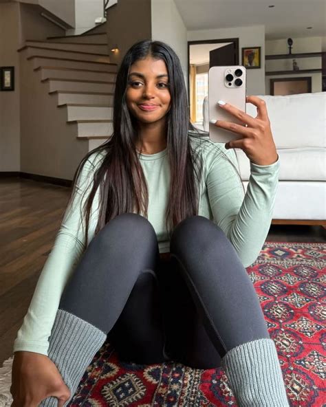 Julieth Diaz Curvy Fashionista Fashionista Curvy