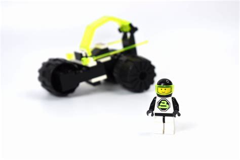 Lego 6851 Tri Wheeled Tyrax [space Blacktron Ii] Kosmos Krecik Sklep Z Marzeniami