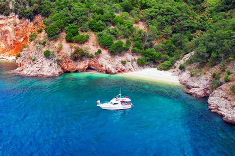 Otok Plavih Laguna Cres Marlin Boat Tours