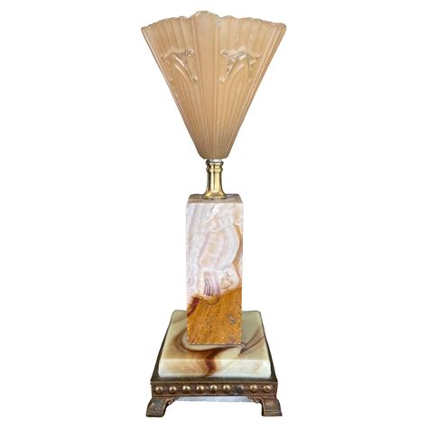 1920s Art Deco Table Lamp In Rose Colored Murano Glass Attributed To