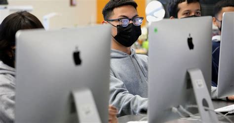 Pay For 2023 Grads Humanities Grads Set For Raises Computer Science Majors A Dip Cbs News