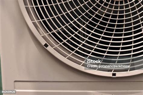 콘덴서의 팬은 냉각 하 고 가정에서 흐름 에어컨의 열 전달에 대 한 기계 장비 환기 디자인 0명에 대한 스톡 사진 및 기타 이미지 0명 건축 금속 Istock