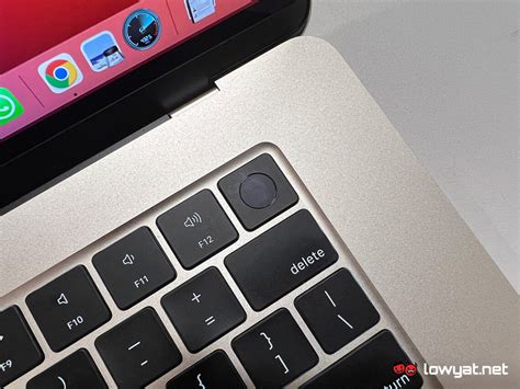 Apple Macbook Air Inch Lightning Review Bigger View Pleasant Sounds Lowyat Net