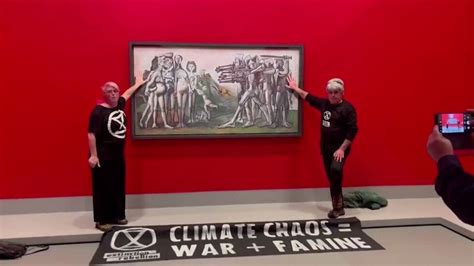 Екоактивисти се залепиха за картина на Пикасо ВИДЕО Общество Светът Новините на Nova