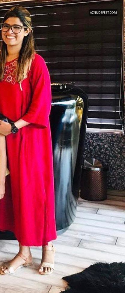 Amrutha Suresh Feet Aznudefeet