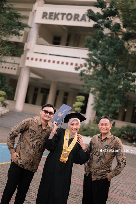 840 Ide Moodboard Foto Wisuda Ide Wisuda Wisuda Kuliah Wisuda