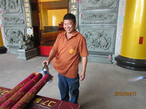 三陽玉府天宮 龍井天公廟 三陽玉府天宮於74年安奉天公爐 直徑6尺6寸、高4尺2寸 ，是全省最大的天公爐，除供信眾