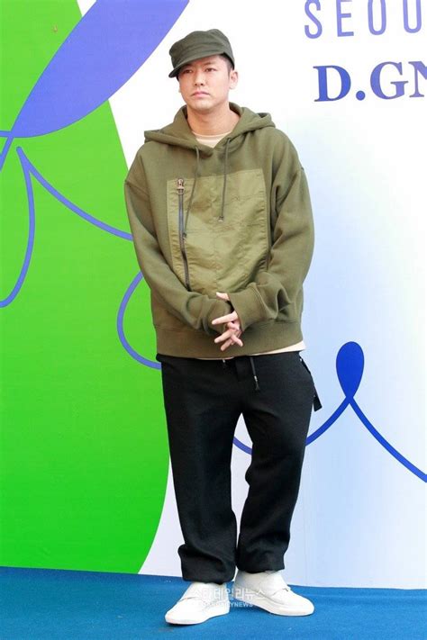 Lee Yong Woo 이용우 Picture Gallery Hancinema The Korean Movie And Drama Database